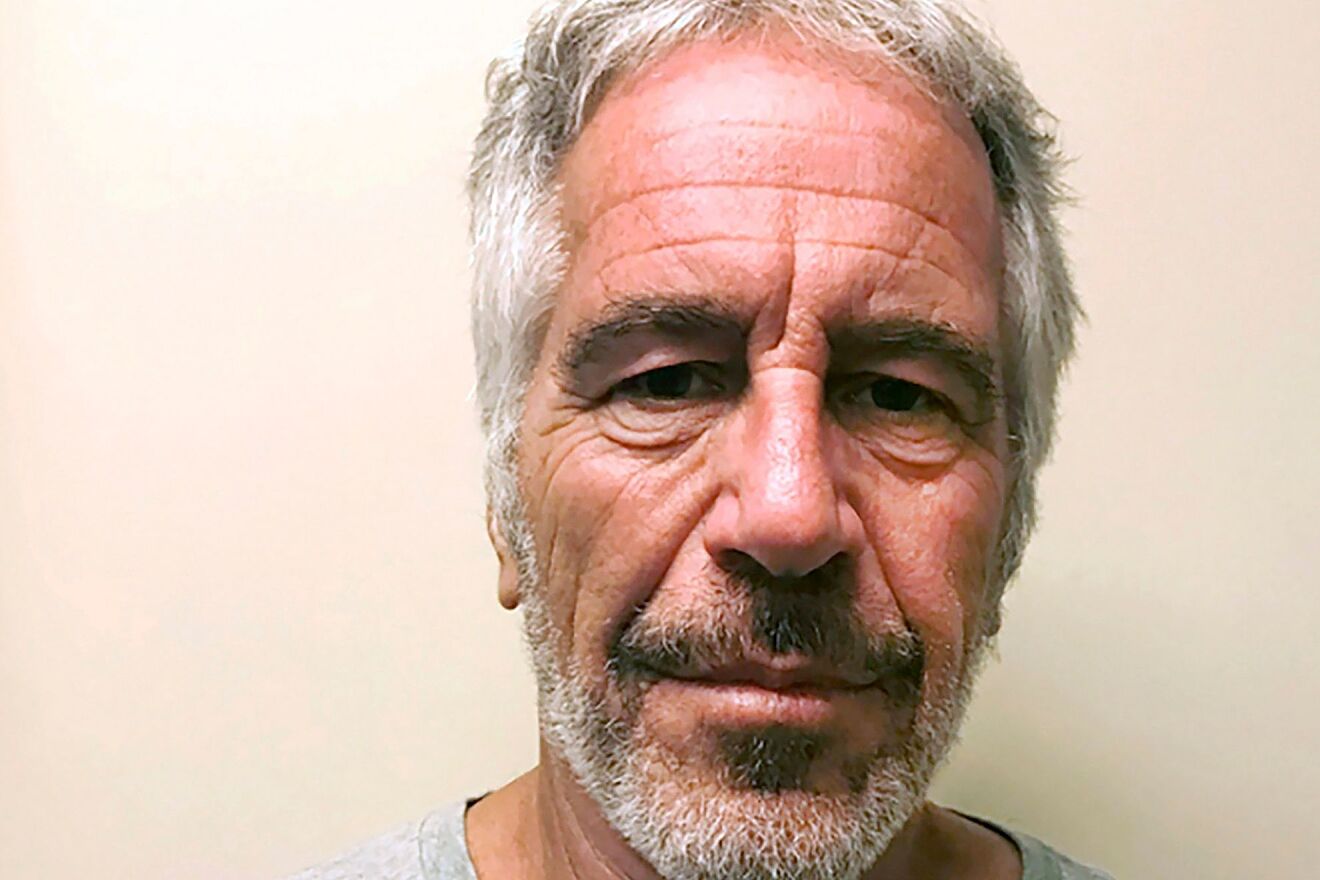 Sale a la luz el último mensaje que mandó Jeffrey Epstein horas antes ...